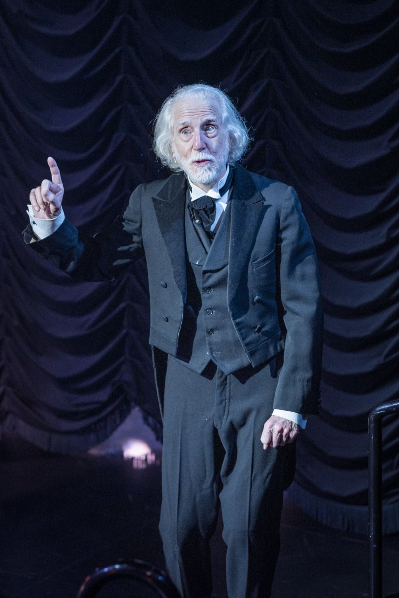 REVIEW: Eamon Flack Strips Back Stephen Sondheim's INTO THE WOODS For An Intimate Australian ...